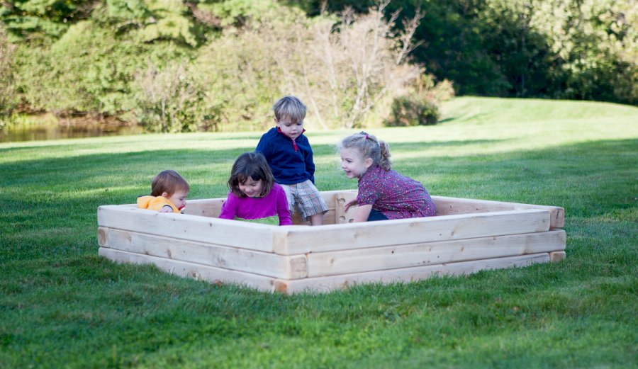 How to make sure your sandbox is good for your family | CedarWorks Playsets