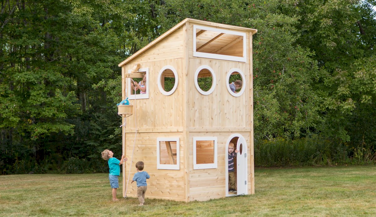 Outdoor Cedar Playhouses | CedarWorks Playsets