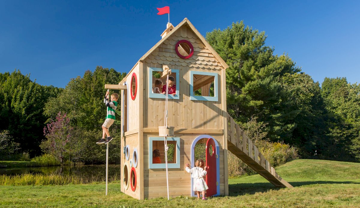 Outdoor Cedar Playhouses | CedarWorks Playsets