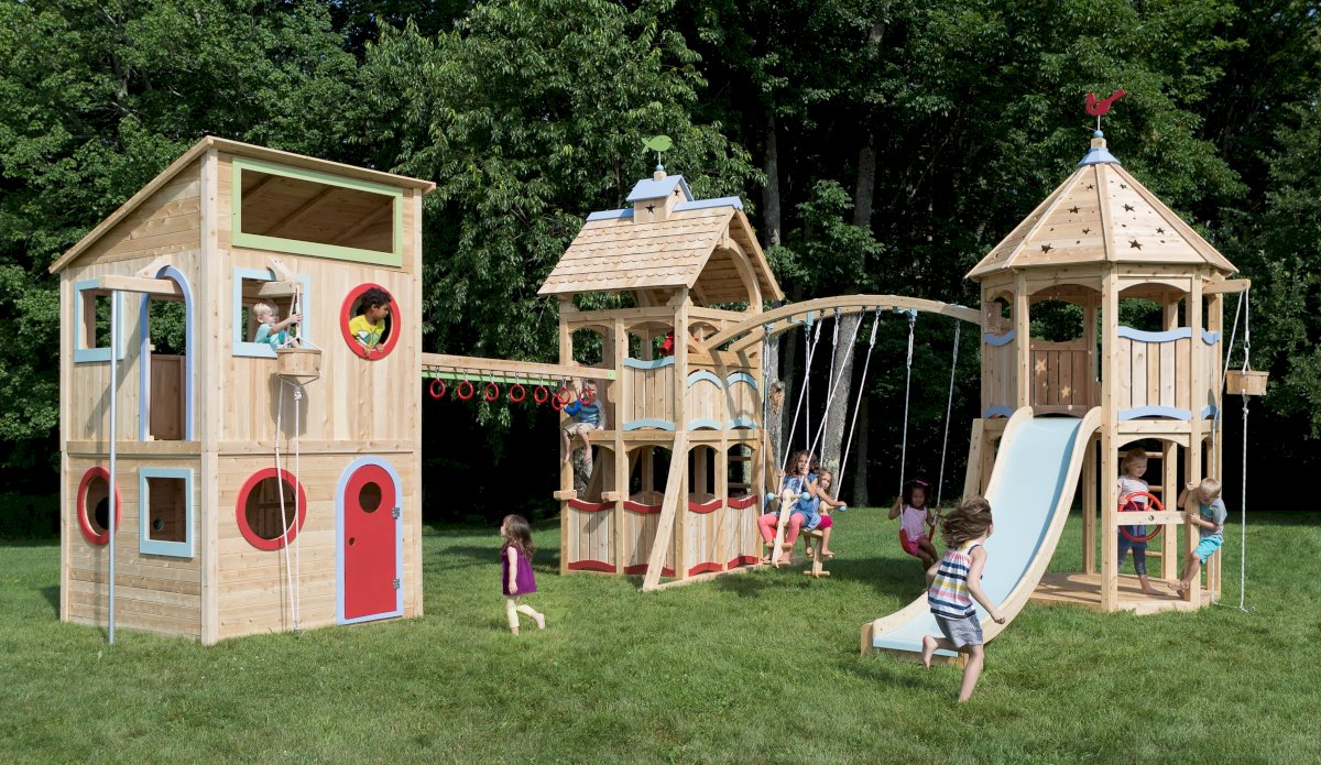 Outdoor Cedar Playhouses | CedarWorks Playsets