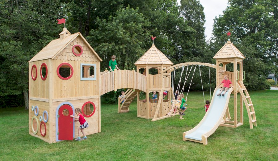Outdoor Cedar Playhouses | CedarWorks Playsets